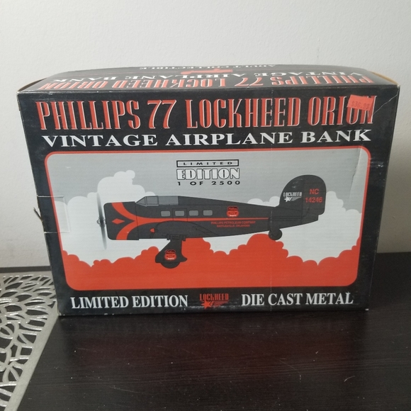 Toys | Phillips 77 Lockheed Orion Vintage Airplane Bank With Box Die ...